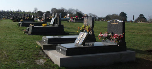 Traditional Graves - Llanelli District Cemetery